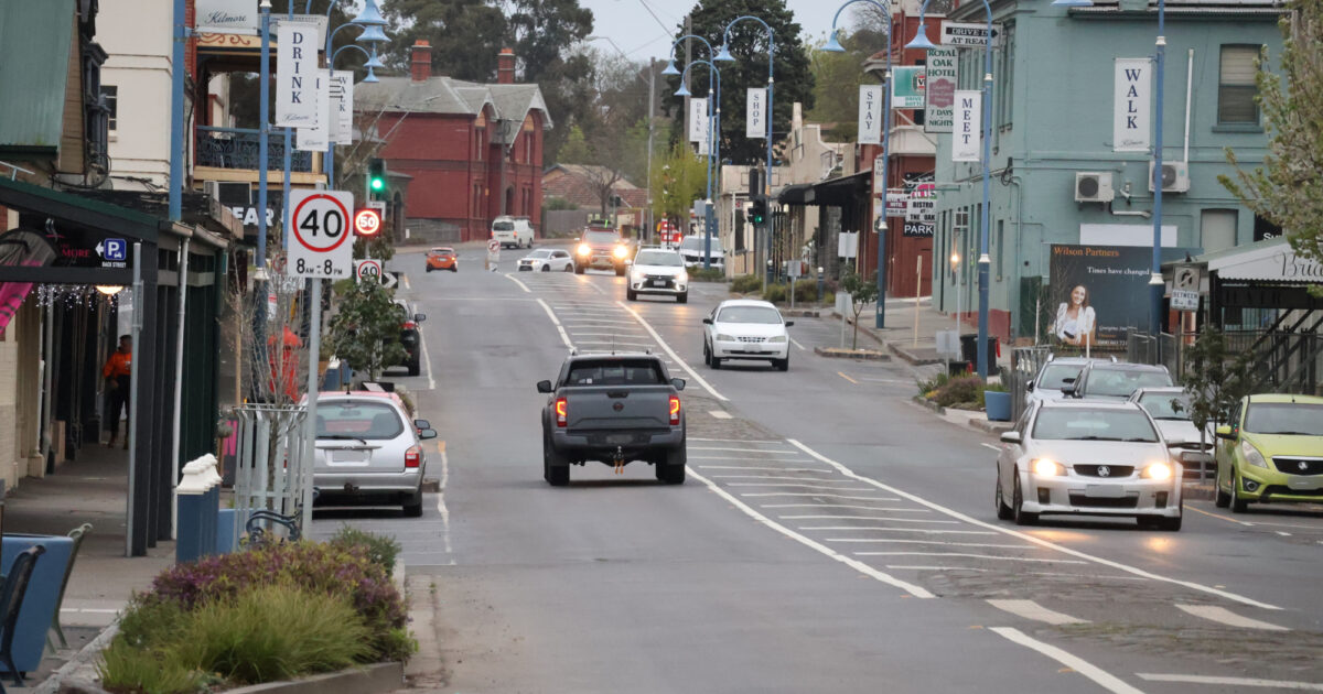 Victorian Government road maintenance works in Mitchell Shire ...